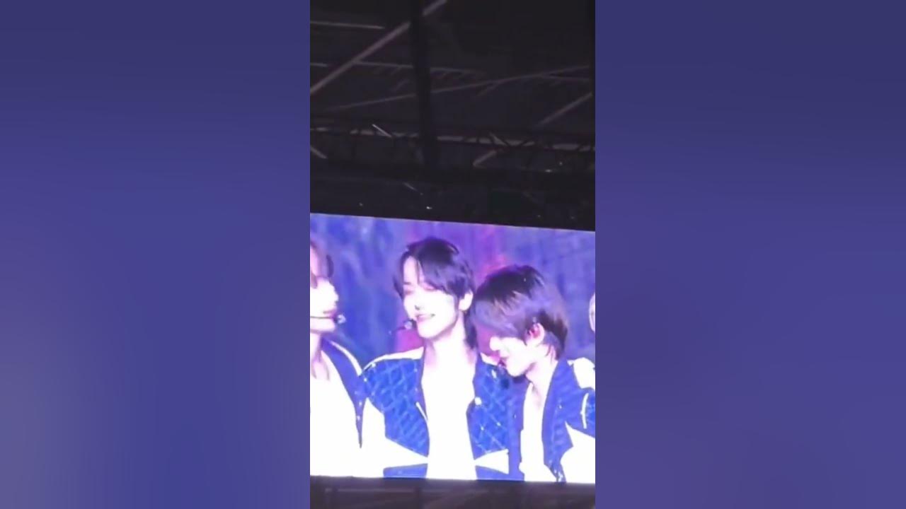 Yeonjun Kissed The Side Of Beomgyus Lips Txt Yeonjun Beomgyu Txtconcert Kpop Youtube