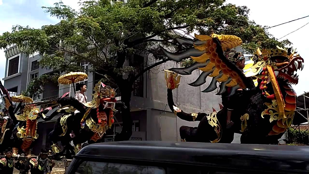 Tarian budaya kuda depok part 4 - YouTube