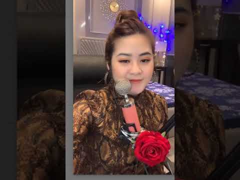 Em Gái Xinh Đẹp Bigo Lộ Ngục Khủng Lúc Livestream. Quá Cô Đơn Tâm Sự Đêm Khuya