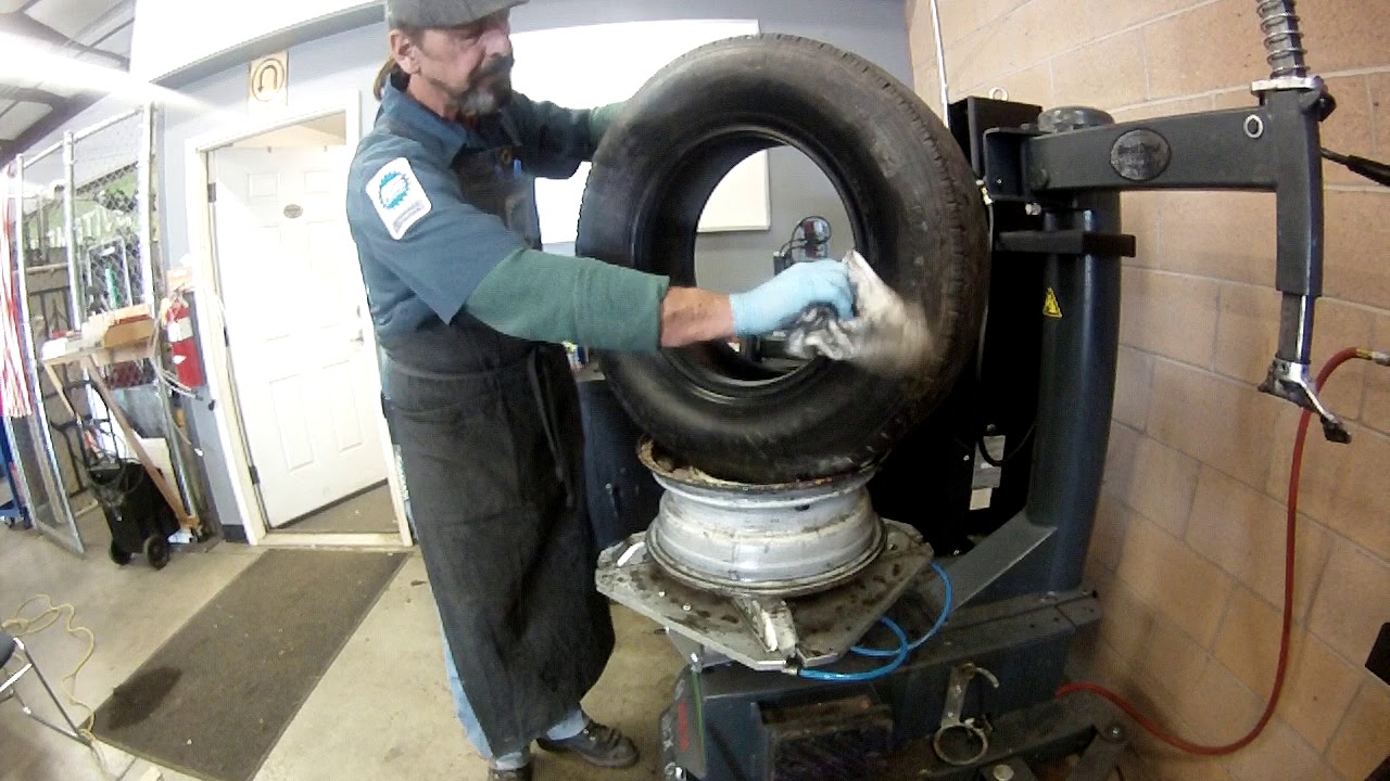 How to Use a Tire Machine - Mike's Hippy Garage - YouTube