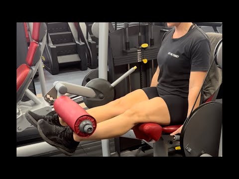 Leg Extension 1 + 1/4 Rep - YouTube