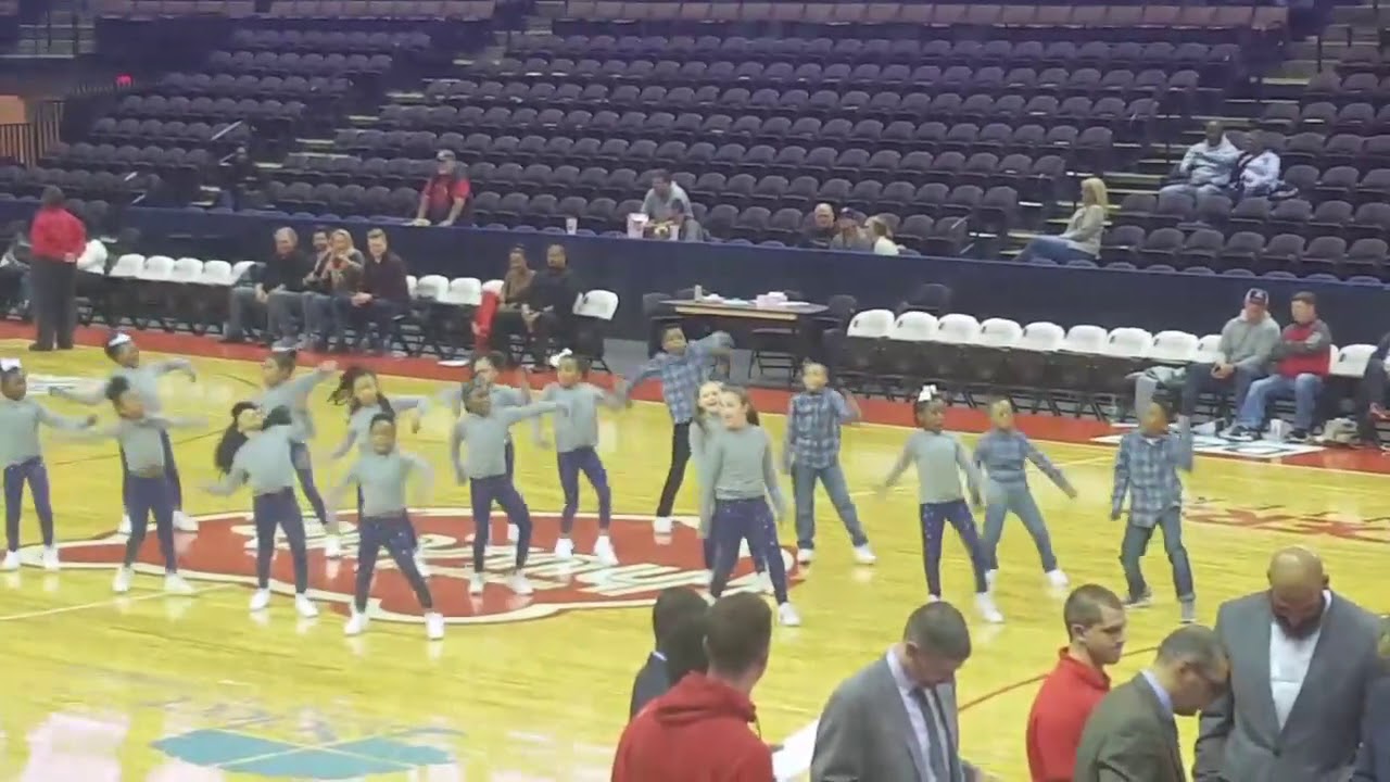 Caleb Alexander & the Blue Bunch Dancing at Hustle Game - YouTube