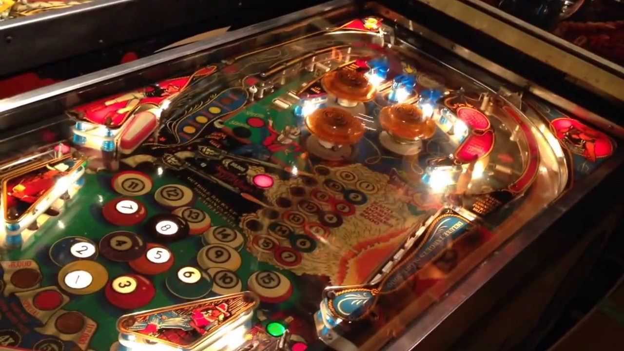 1981 Bally Eight Ball Deluxe Pinball Machine in action - YouTube