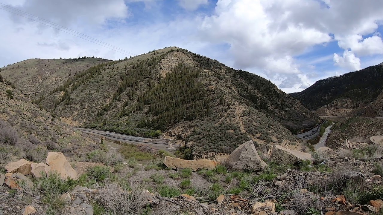 5/20/19 short train in central Utah mountains, perfect timing to see it ...