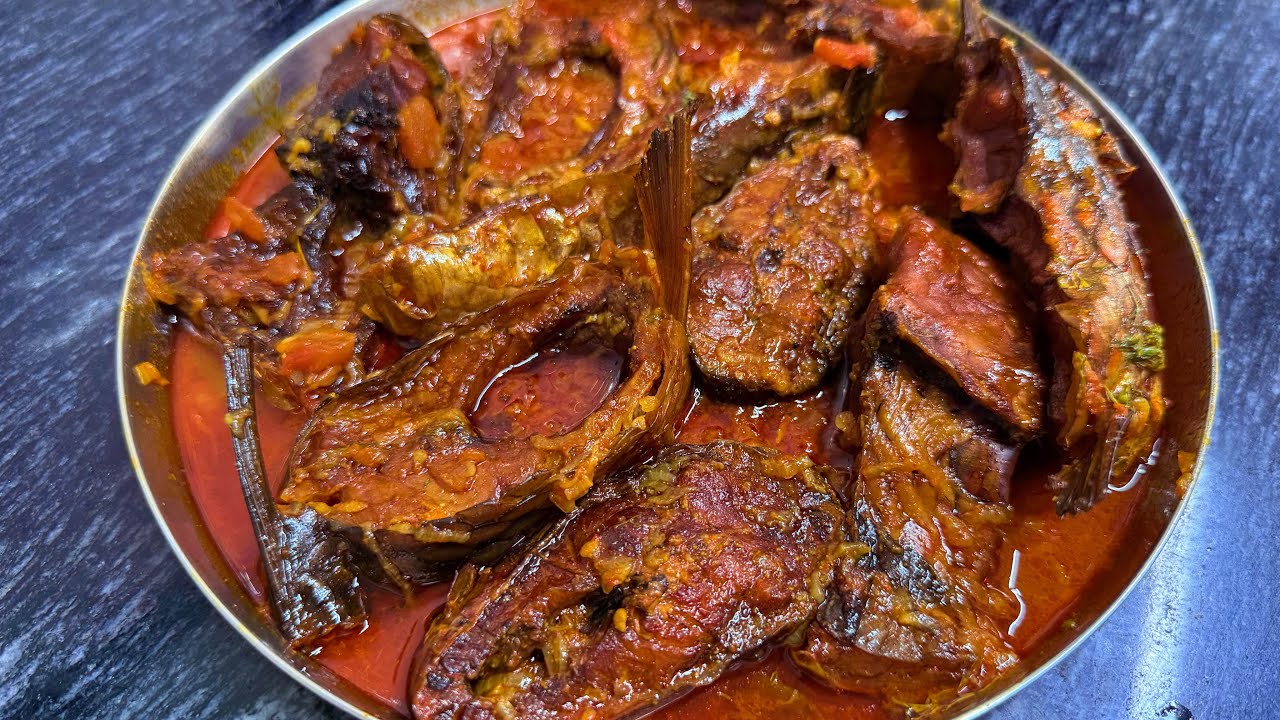 Dry Fish सुकसी कैसे बनाया जाता है || Roha Dry Fish Recipe - YouTube