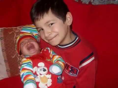ANNESİ ONU ÇOK SEVERDİ