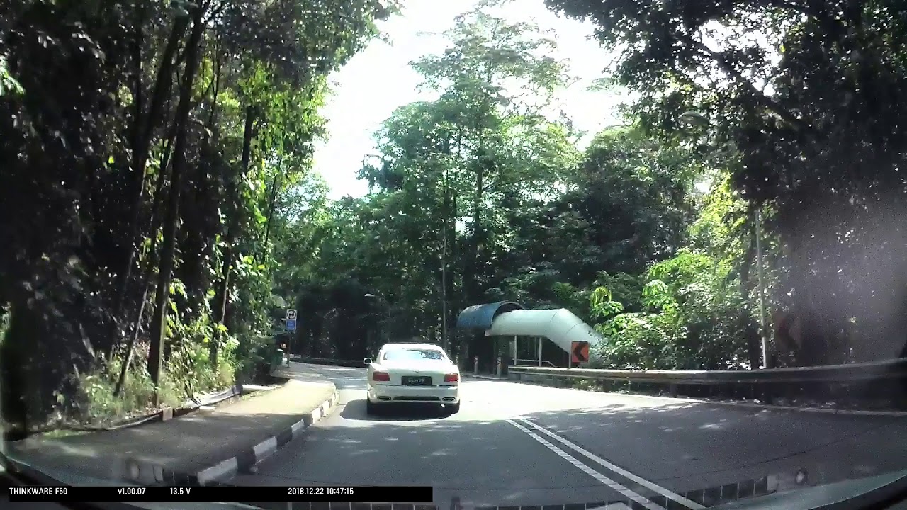 Bentley on 99 bends Pasir Panjang Singapore Unusual - YouTube