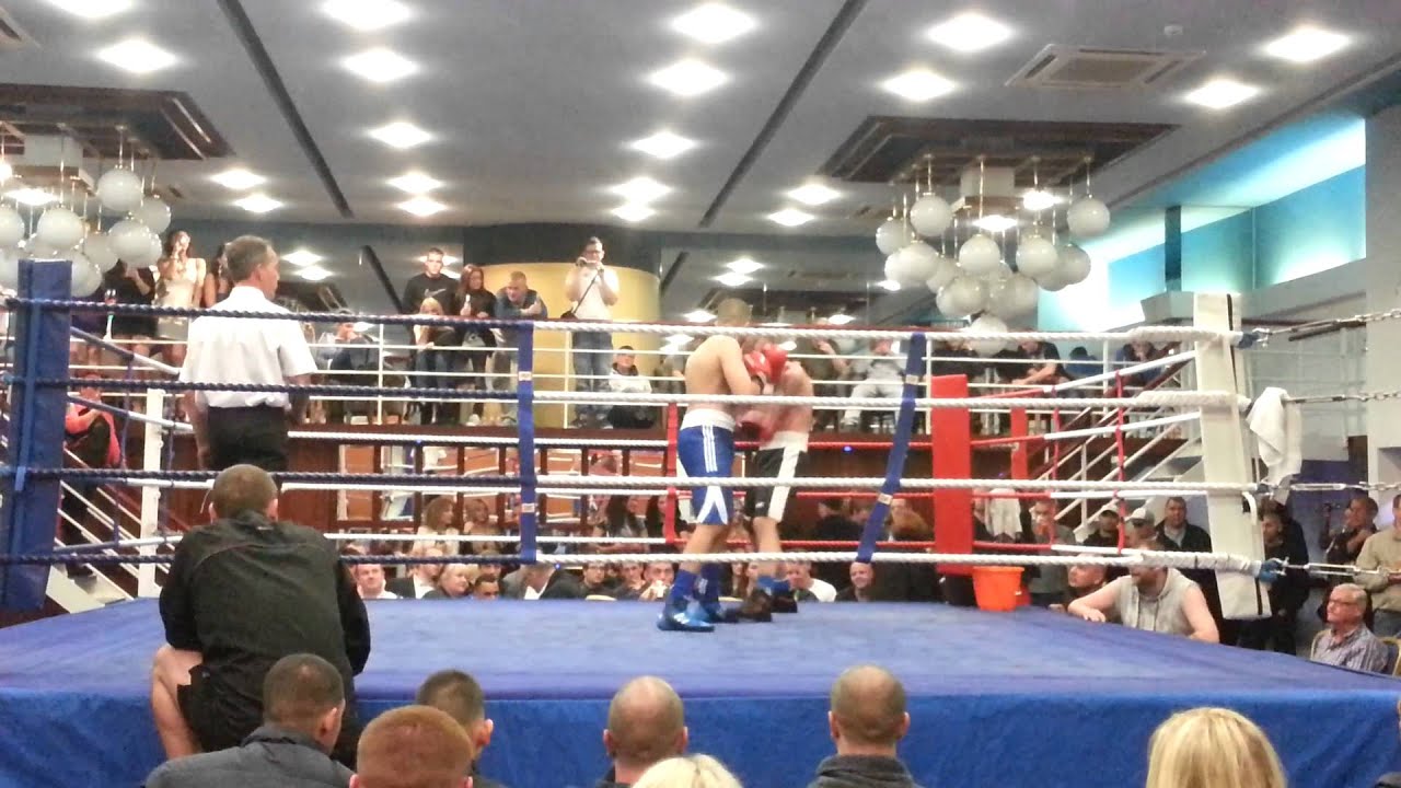 King Abz Boxing fight, LINER HOTEL, June 2013 - YouTube