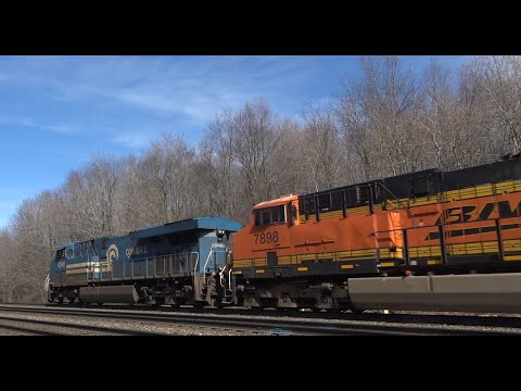 8098 Conrail & BNSF lead an intermodal east - YouTube