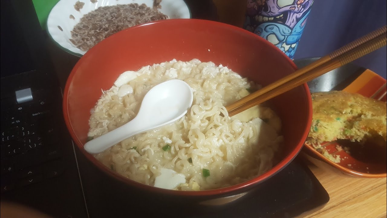 Just Eating Ramen And Watching CaseOh - YouTube