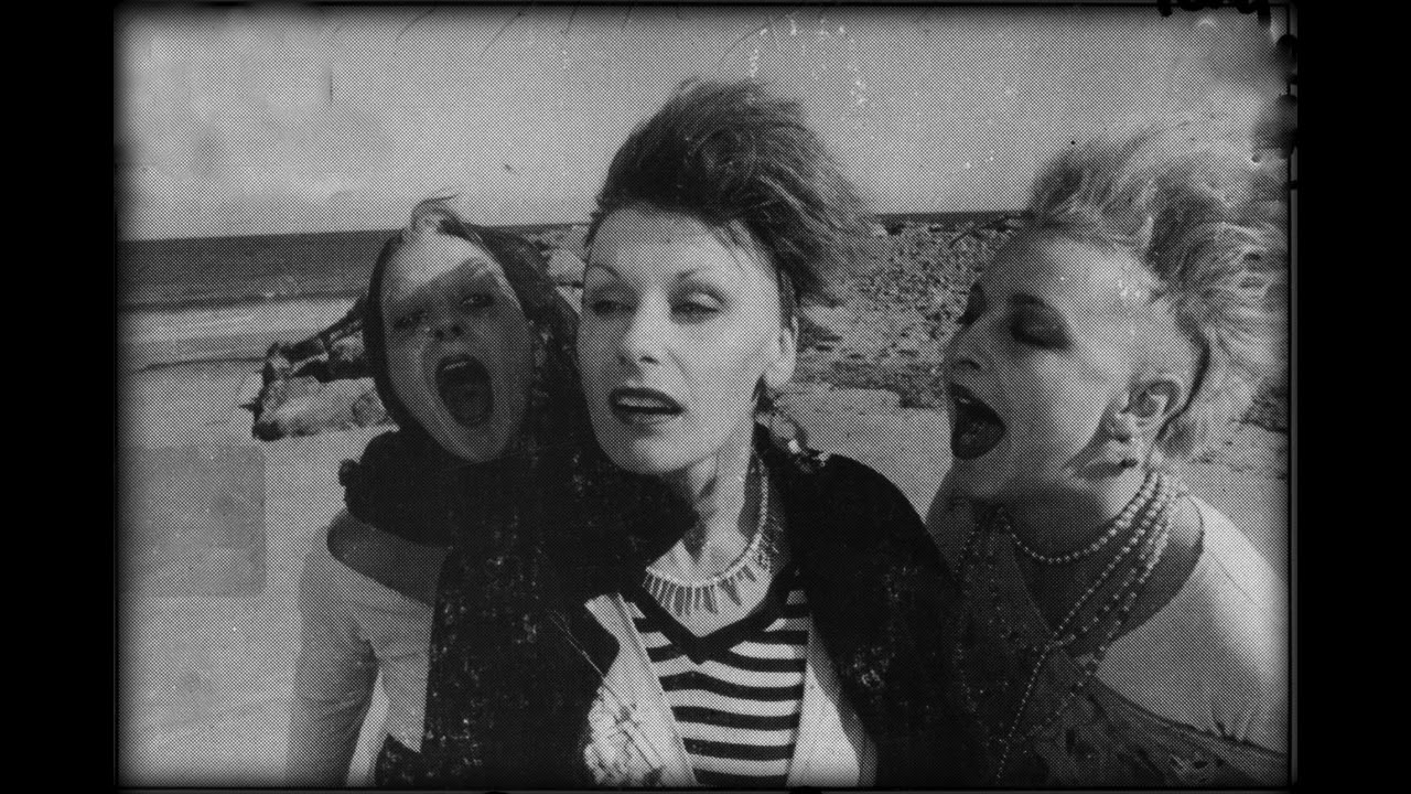 Toyland : America / Trotsky Is Dead - YouTube