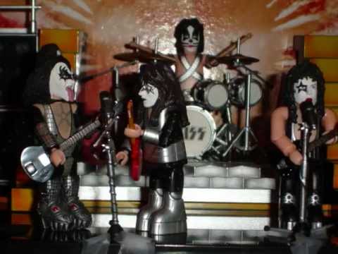 Kiss Stop Motion Movie - YouTube