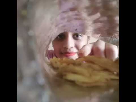 POSES WITH CHIPS | GIRL POSE WITH CHIPS | BY KOMAL SINGHAL - YouTube