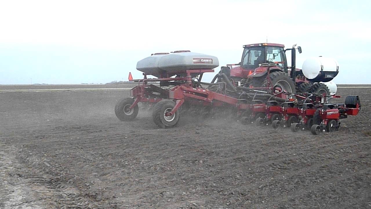 New 16 row case 1230 stacker bulk fill planter - YouTube