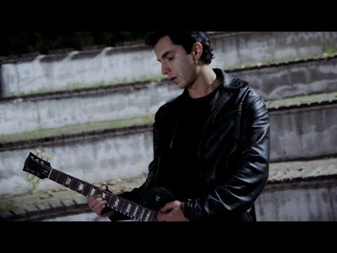 Oldukça Renksiz - Geçmişi İzlerken