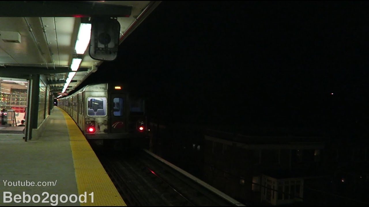 PATCO Speedline Train at Collingswood, NJ Station @ Night (NJ) - YouTube