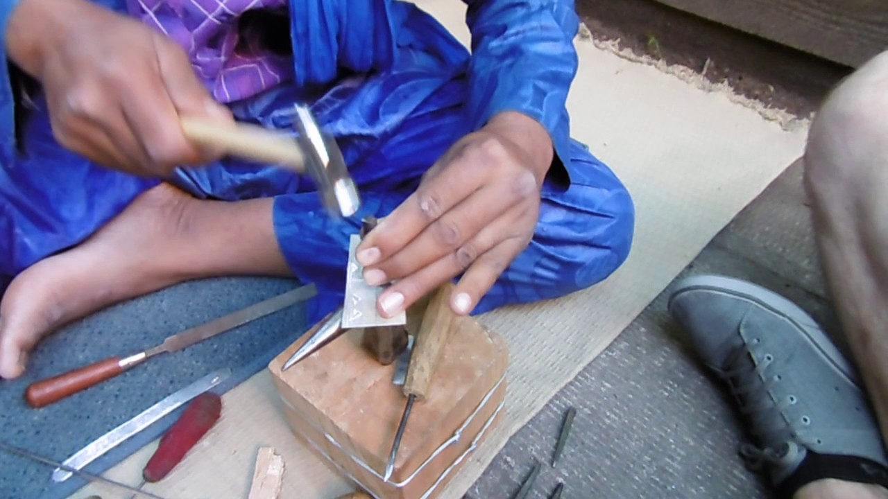 FABRICATION D'UN BIJOUX TOUAREG #3 Gravure et poinçons - YouTube