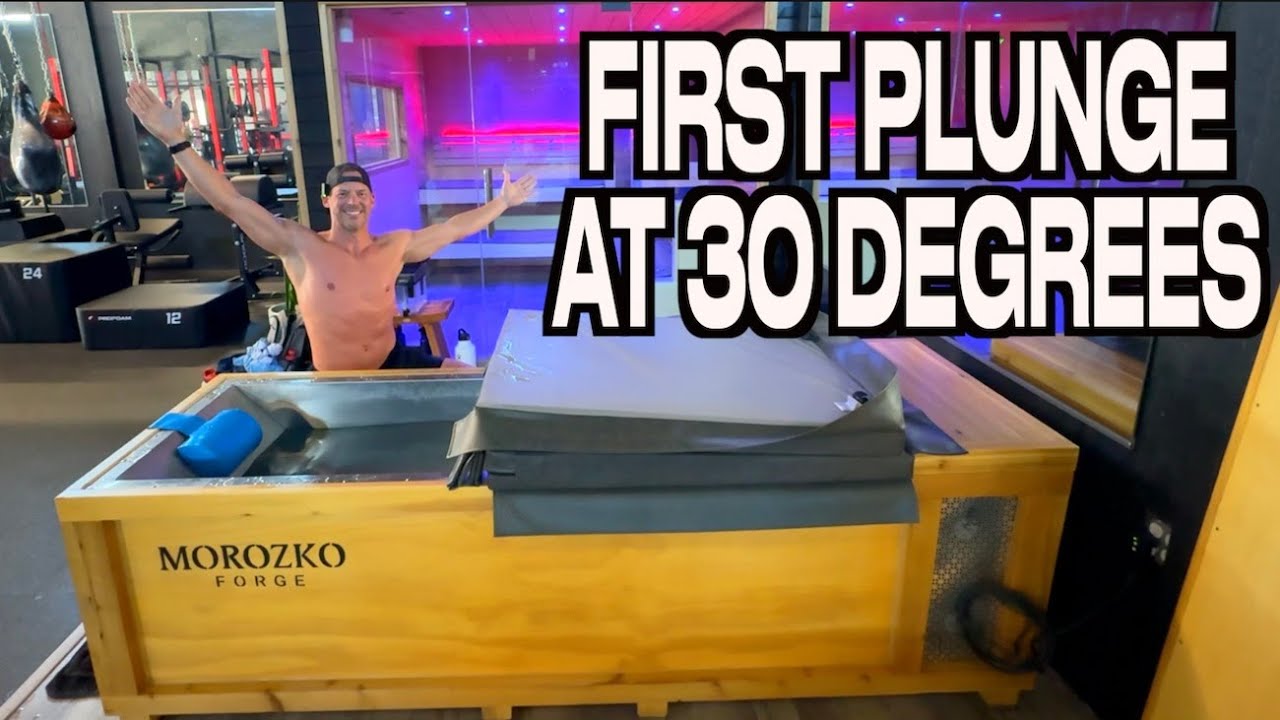 First Time at 30 Degrees in Cold Plunge Tub Morozko Forge - YouTube