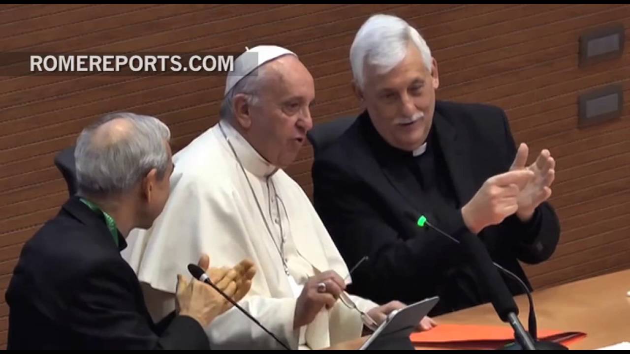 Pope meets with Jesuits in their own home - YouTube