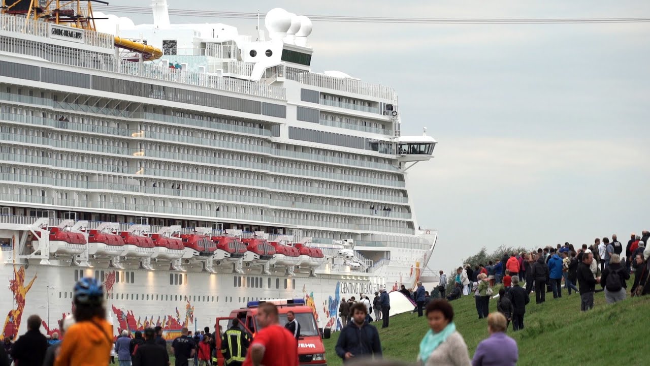 Cruise ship Genting Dream navigating the Ems river | tug boats - YouTube