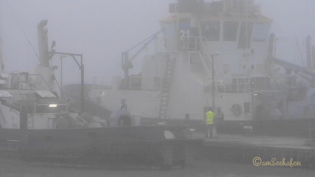 Nebel & Schiffsverkehr Emden Port deep fog & ship traffic - YouTube