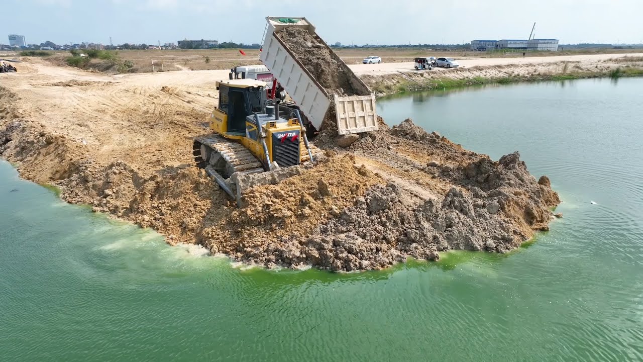 Excellence! Bulldozer Power Force Pushing Soil Operator's Expertise in ...