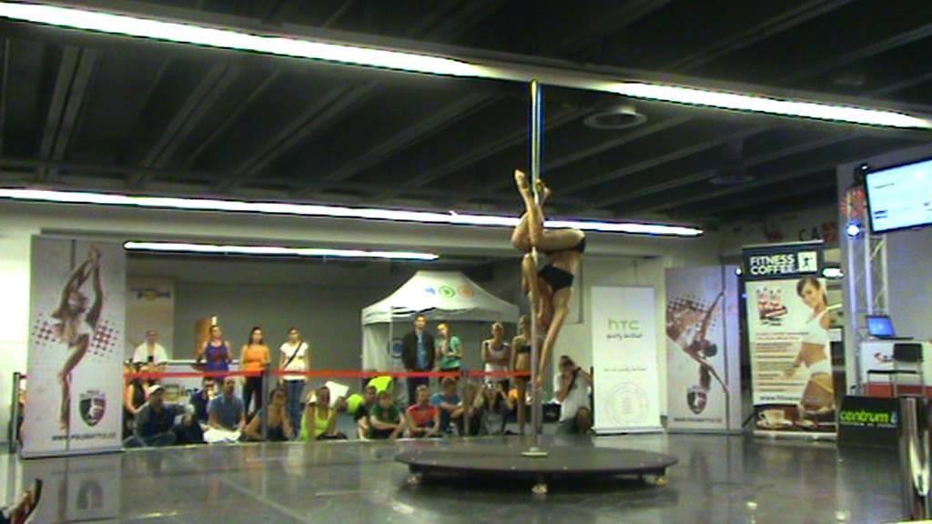 Dance Life Expo Pole Battle: Profi: Kamila vs. Stacey - YouTube