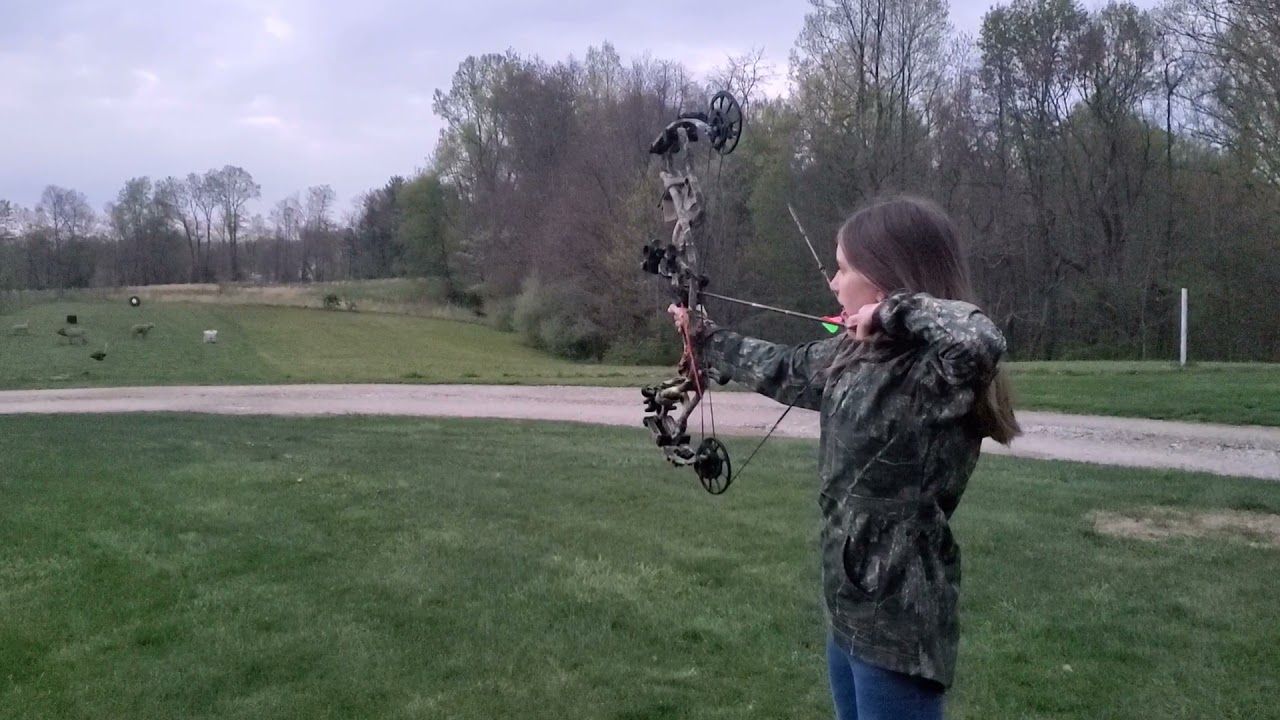 125 yards with the new Hoyt RX-5. - YouTube