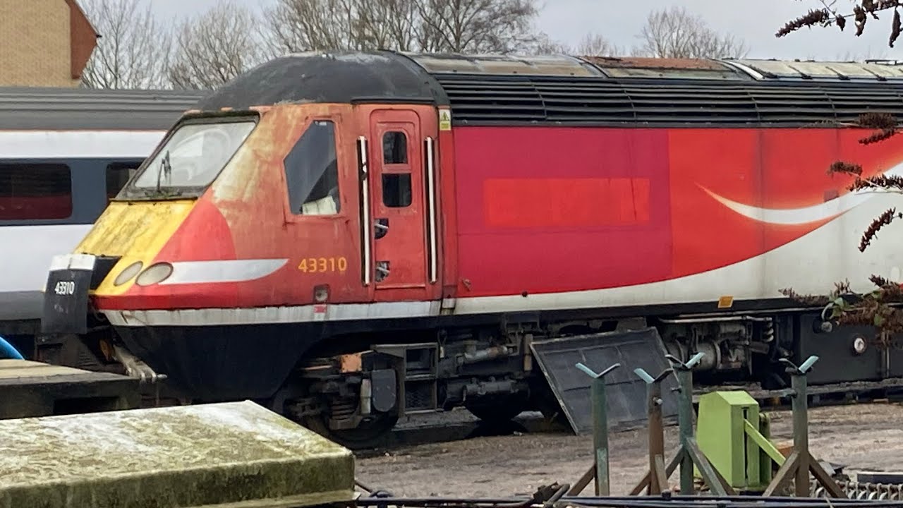 Two Ex LNER HST Power Cars 43310 - 43314 Waiting To Be Scrapped - YouTube
