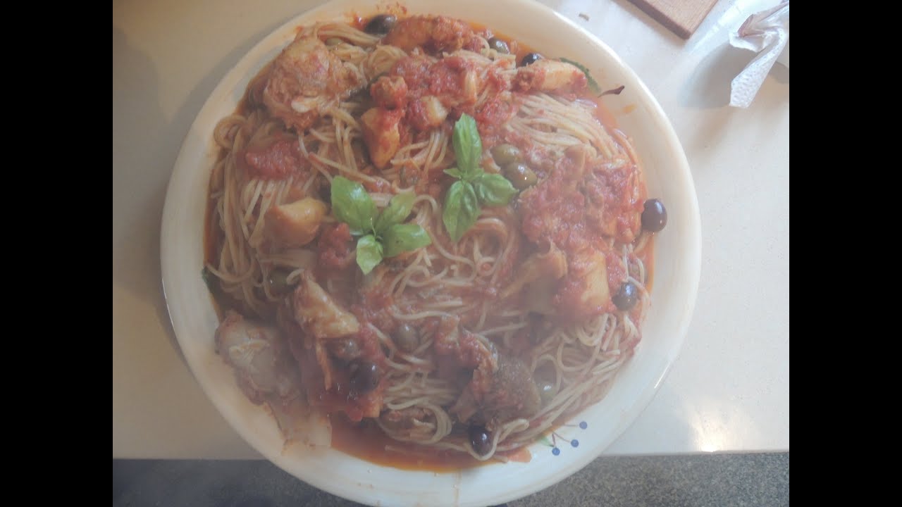 Spaghetti con il baccalà/Spaghetti with cod - YouTube