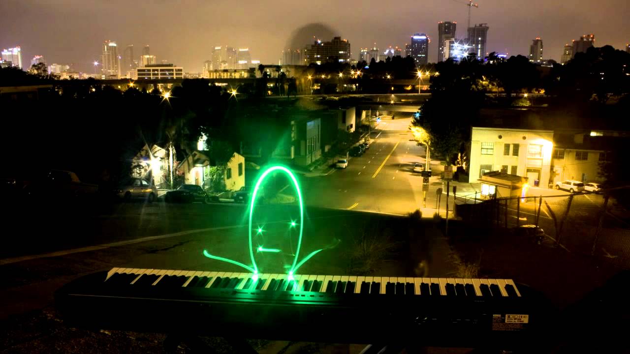 Ryan Cashman - Light Paint Piano Player - YouTube