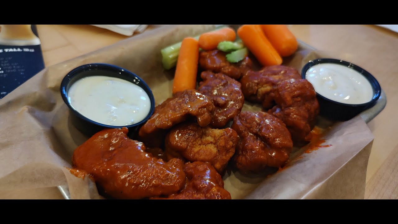 Jester's Food Review - Nashville Buffalo Wild Wings - YouTube