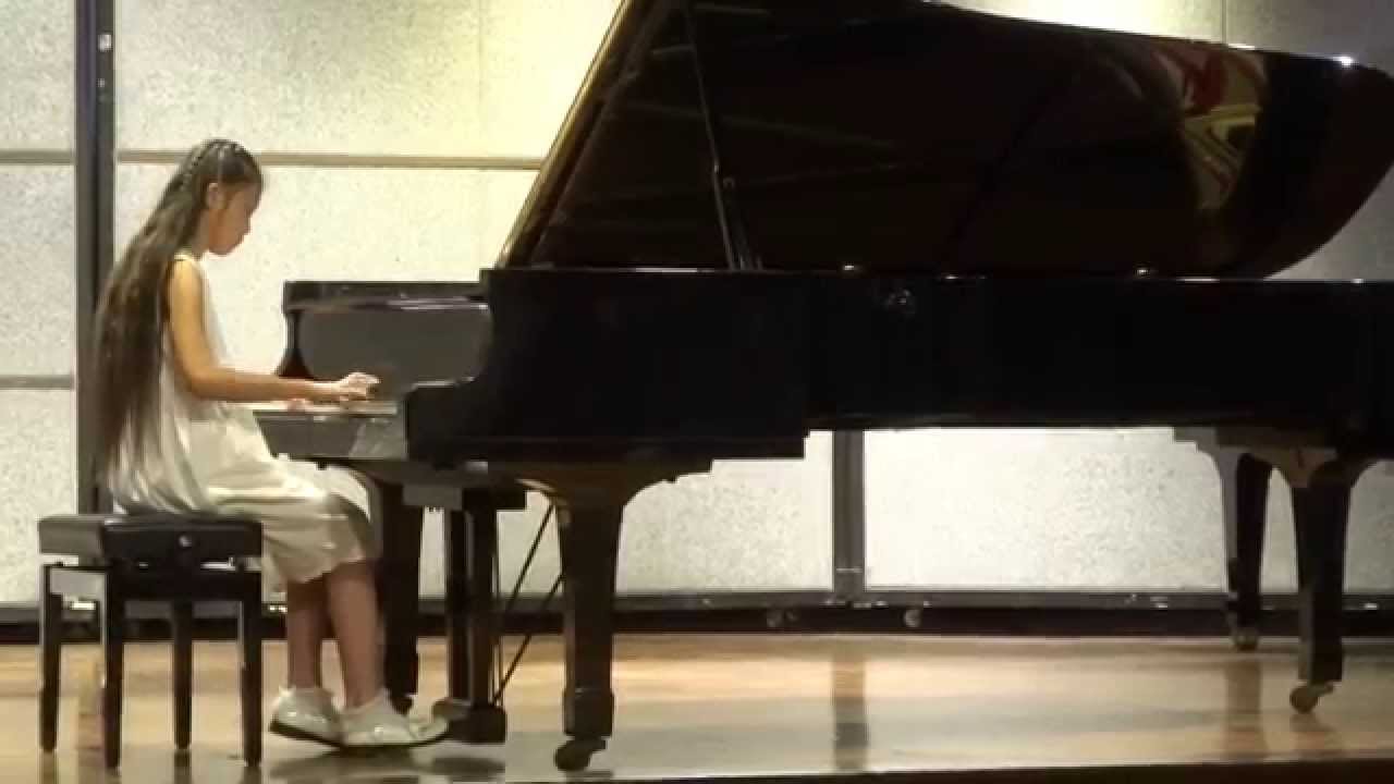 Martinu: The Puppets Dance~ 家萱 - YouTube