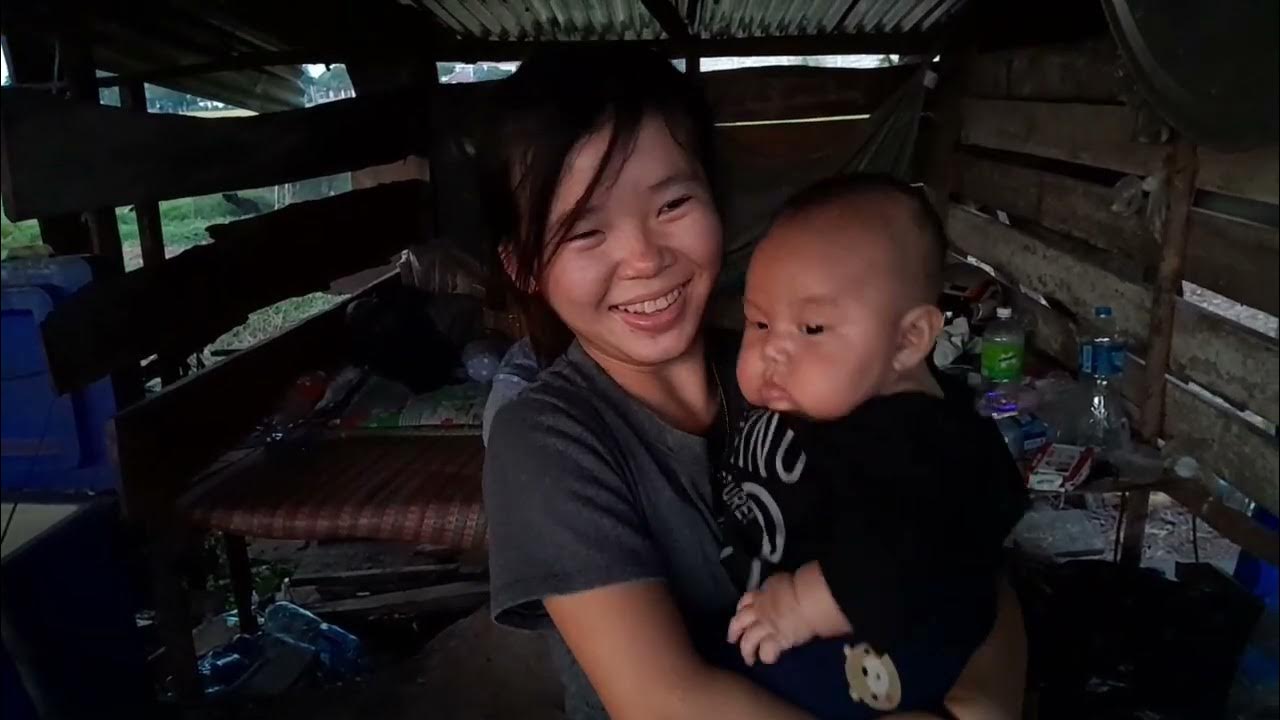 kuv tus niam hlua wb mus yuav qaib - YouTube