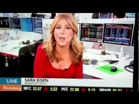 une journaliste cache un gode ceinture