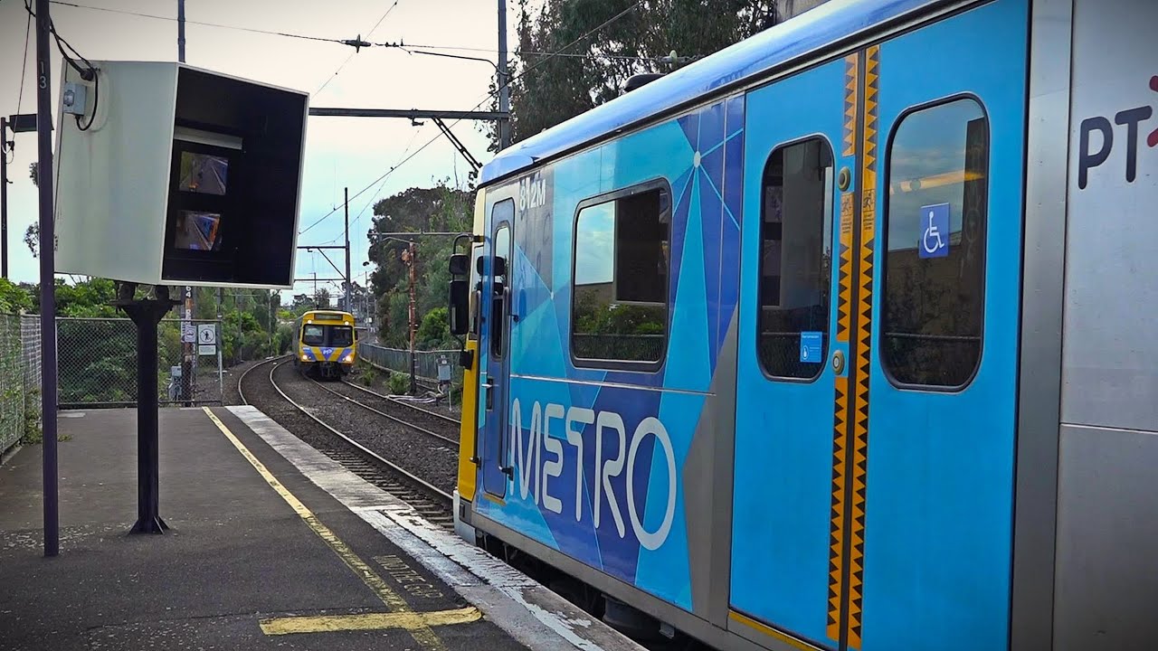 Faulty Siemens Train at Strathmore - YouTube