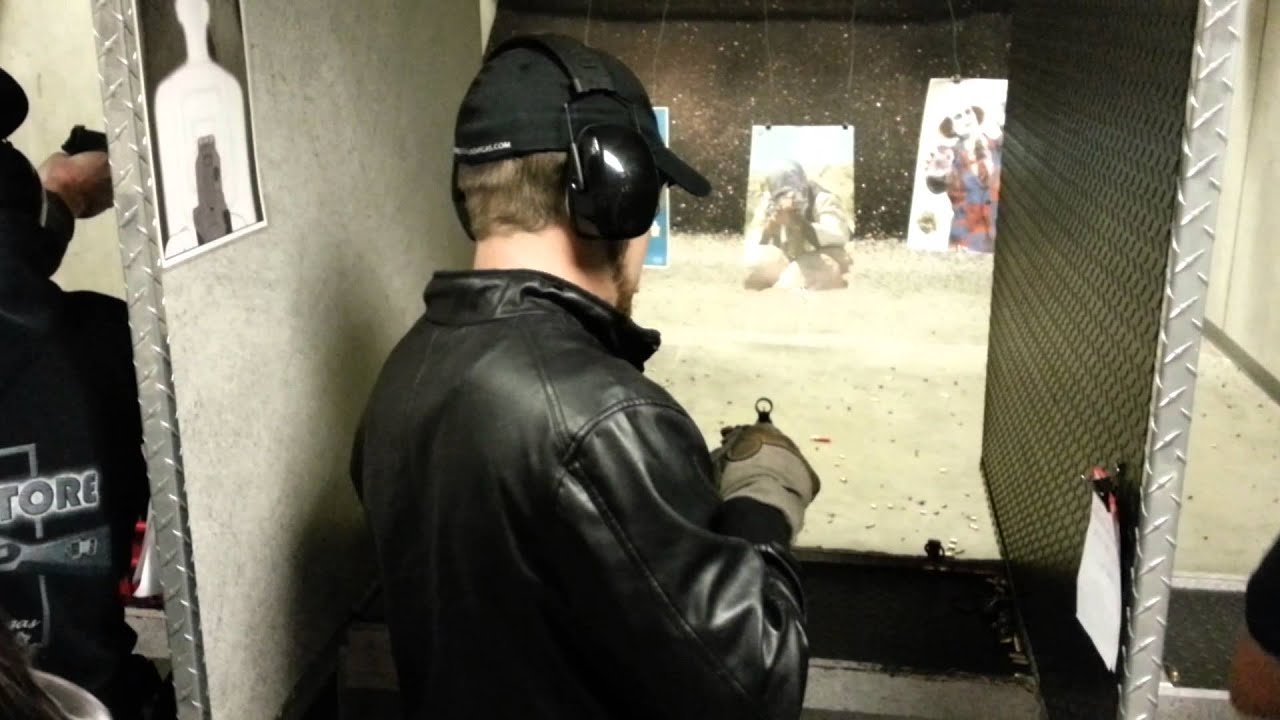 Payton shooting some big guns in Las Vegas. - YouTube