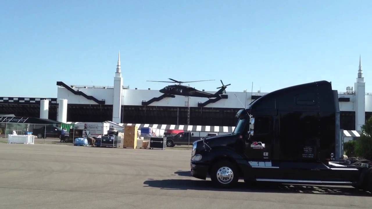 Helicopter almost takes out Tent at NASCAR race - YouTube