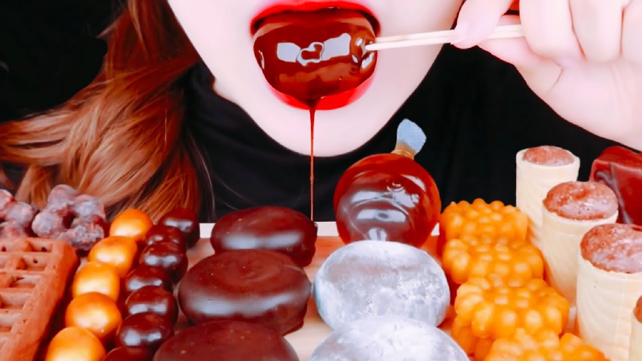 ASMR Delicious Chocolate Dessert Feast, Mochi, Cookies, Maltesers ...