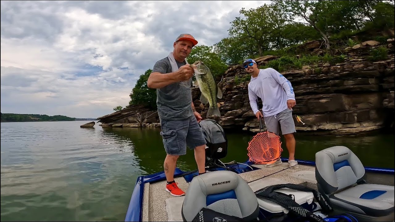 Took my Dad Bass Fishing (Lake Tenkiller) - YouTube