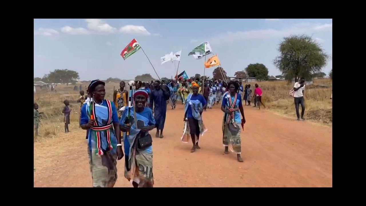 Deyo Man: Dhueng Mane Akuak (Apajok Manyok) - YouTube