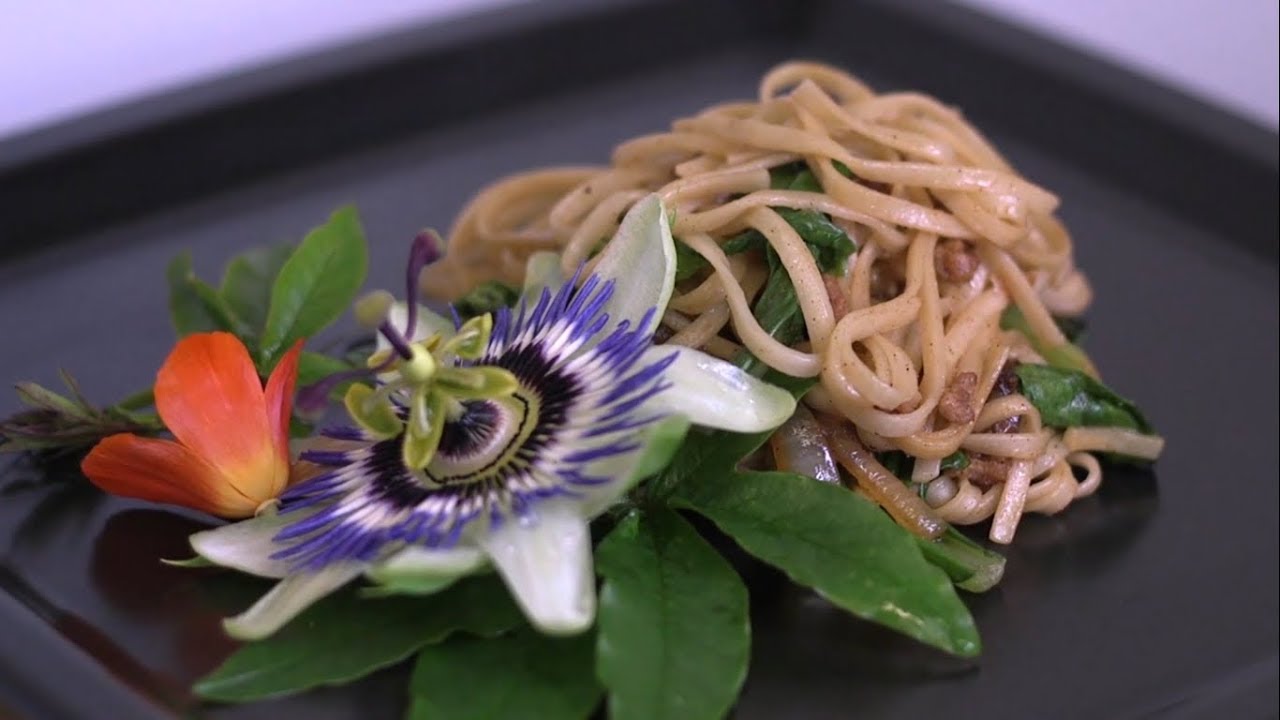 food plating garnishing and decoration makes look delicious - YouTube