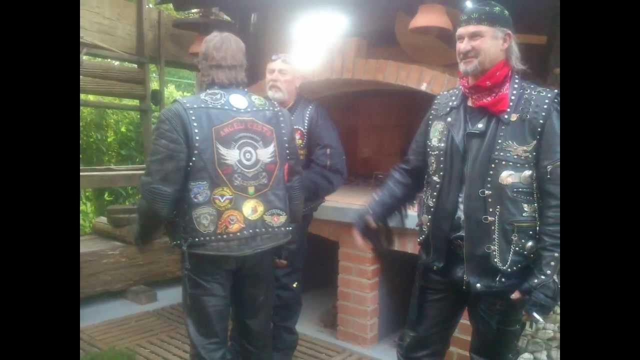 TROJANSKI KROF LEP DAN JE BIL - YouTube