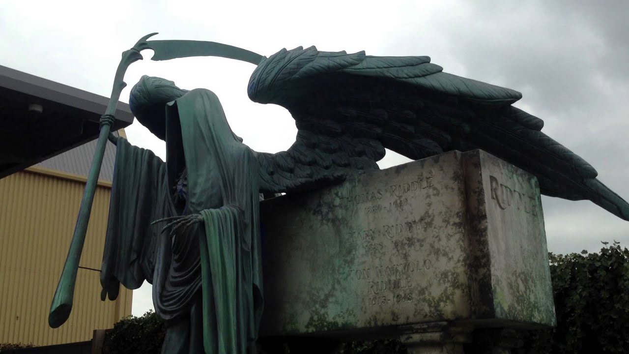 Tumba Tom Riddle Harry Potter Warner Bros Studio Tour Leavesden Londres ...