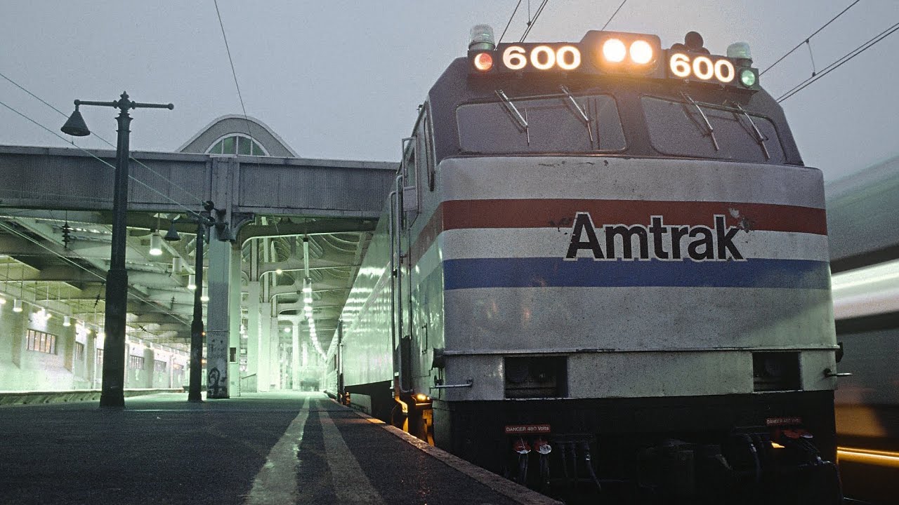 Amtrak's Big Electric Bricks (The GE E60 Photo-slideshow) - YouTube