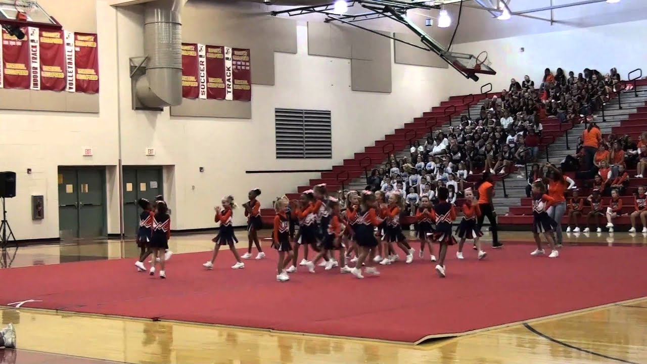 Wells cheerleading minors matoaca 2010 - YouTube