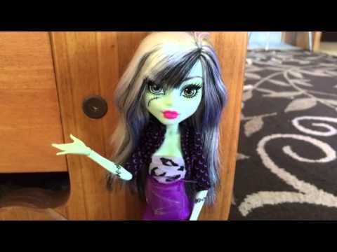 Monster High "Bad Boy" - YouTube