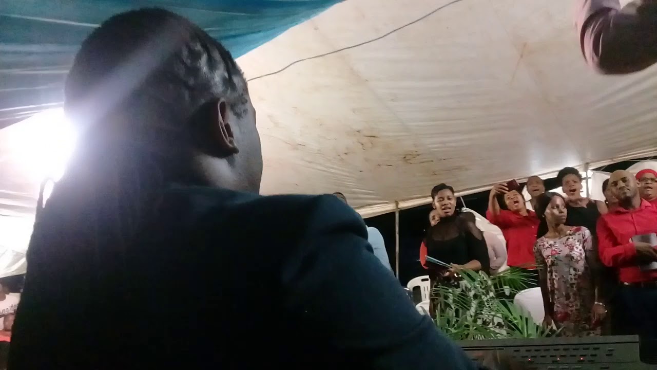 Ev Rasta shozi on the keyboard . At fountain of live family church ...