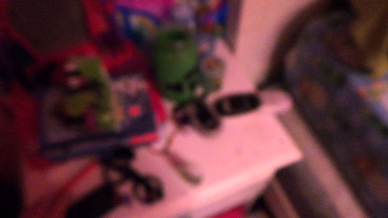 Scaring ashley - YouTube