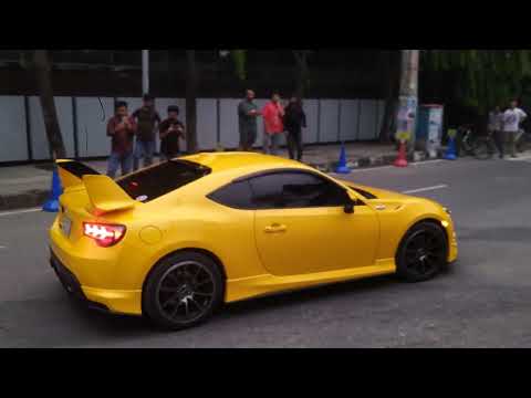 Yellow GT86 in bd - YouTube